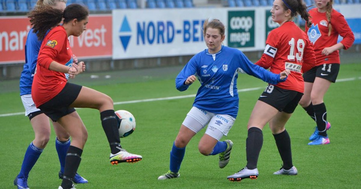 Tap og siger mot Langefjord / Hødd